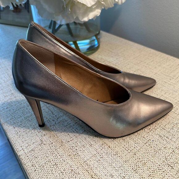 Tahari | Shoes | Tahari Pumps In Silver Metallic | Poshmark